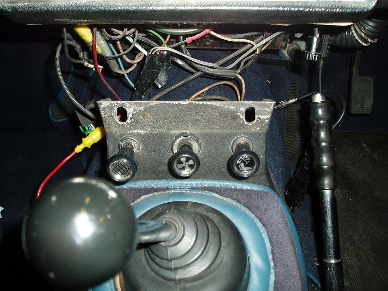 Brian Humphreys - TR4 Classic Cars: Scuttle Shake and the "Radio Plate"